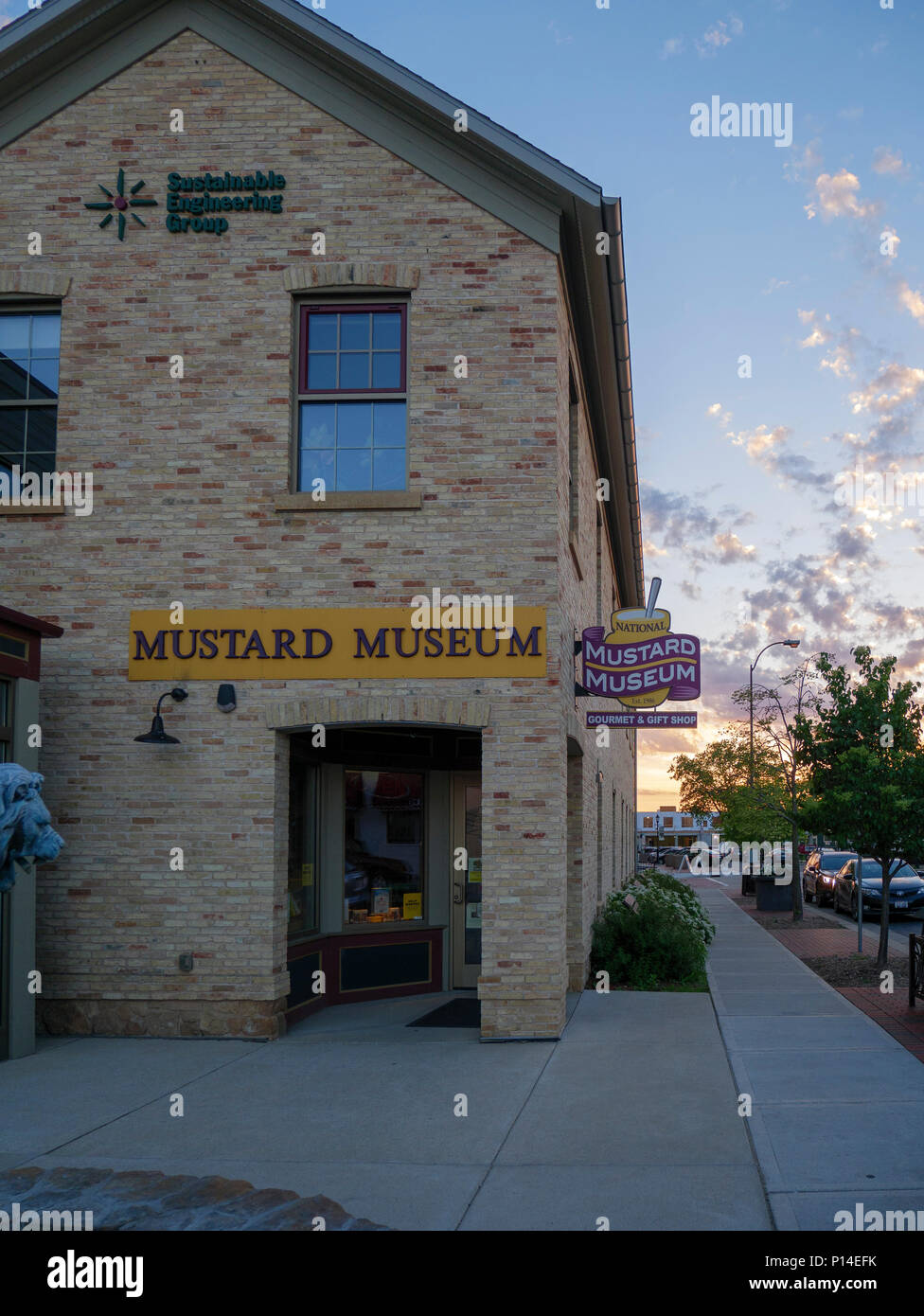 Mustard museum hi-res stock photography and images - Alamy