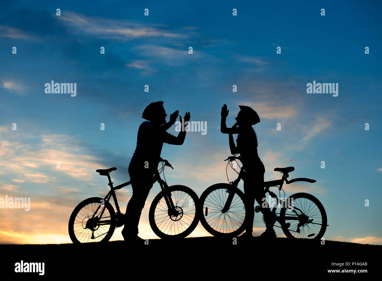 Couple clapping hands hi-res stock photography and images - Alamy