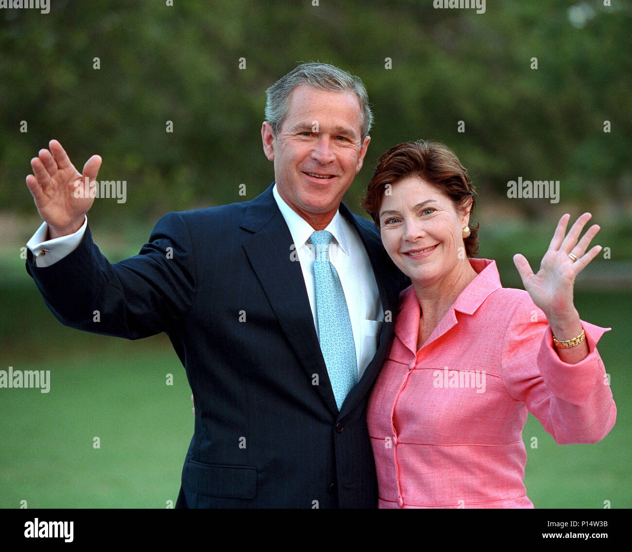 Laura bush wife president george hi-res stock photography and images ...