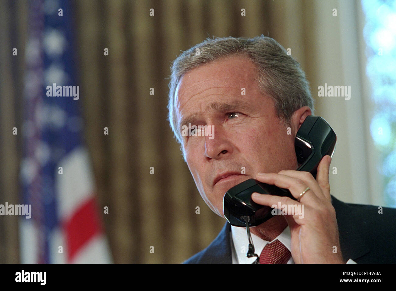 Phone call george bush hi-res stock photography and images - Alamy