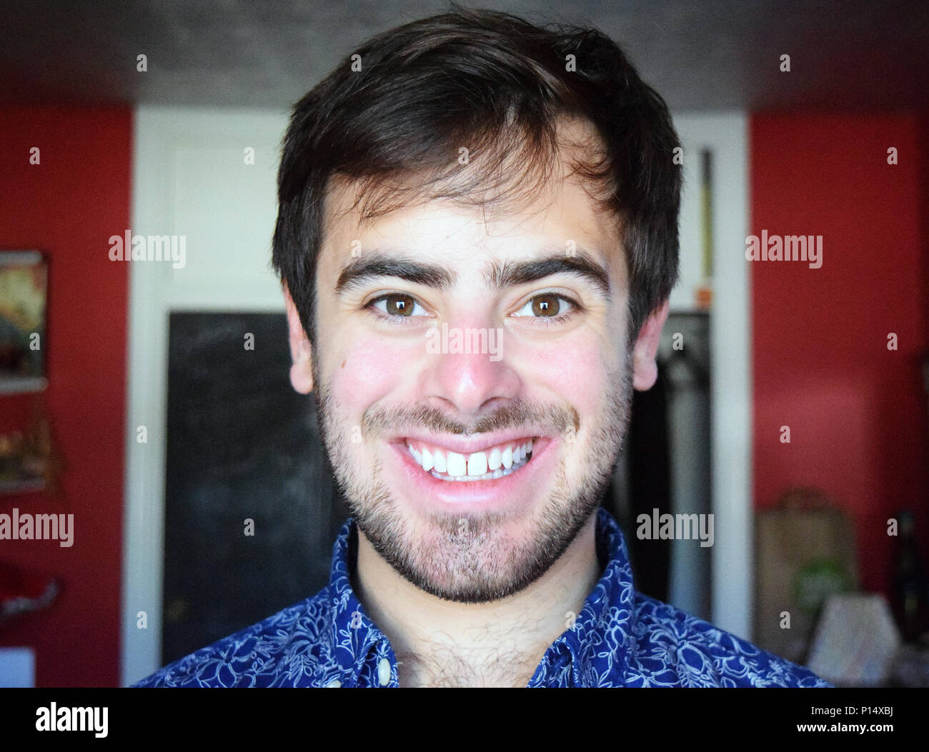 Headshot head shot portrait smiling smile hi-res stock photography and ...