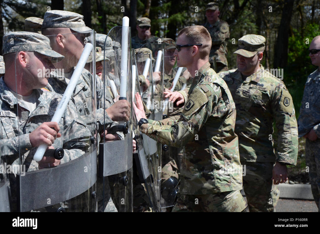 506th military police detachment hi-res stock photography and images ...