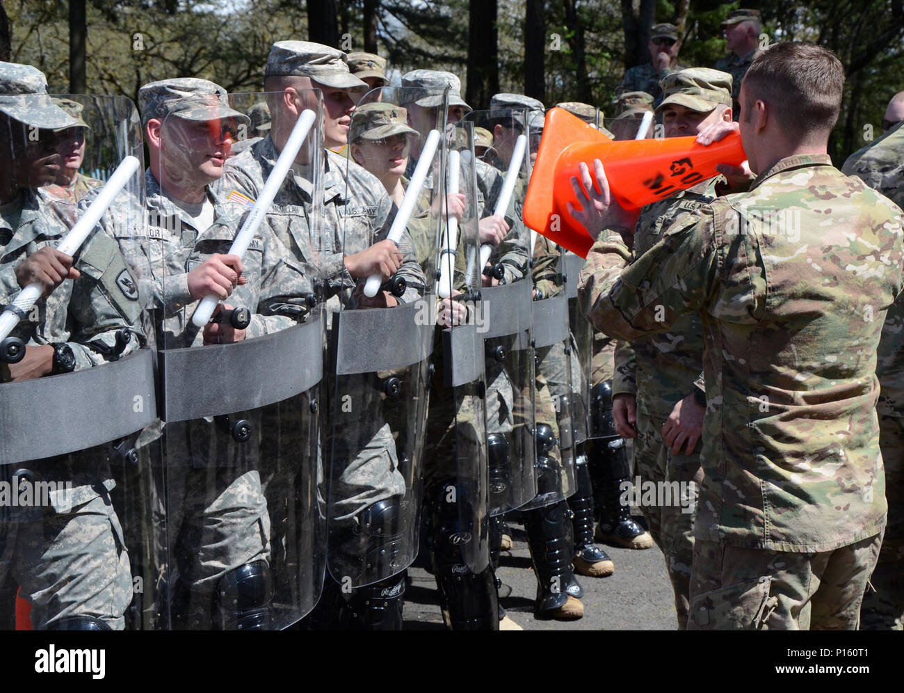 506th military police detachment hi-res stock photography and images ...