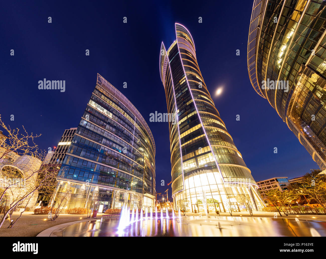 European square and warsaw spire hi-res stock photography and images ...