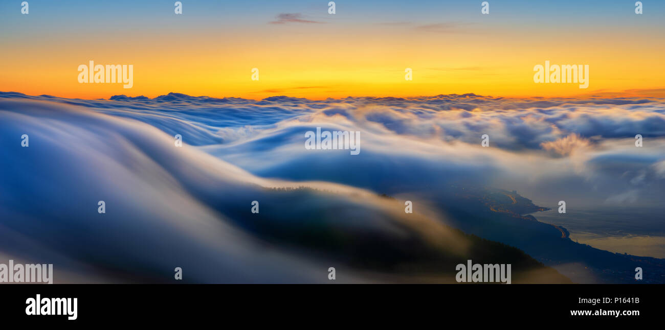 Flowing clouds hi-res stock photography and images - Alamy