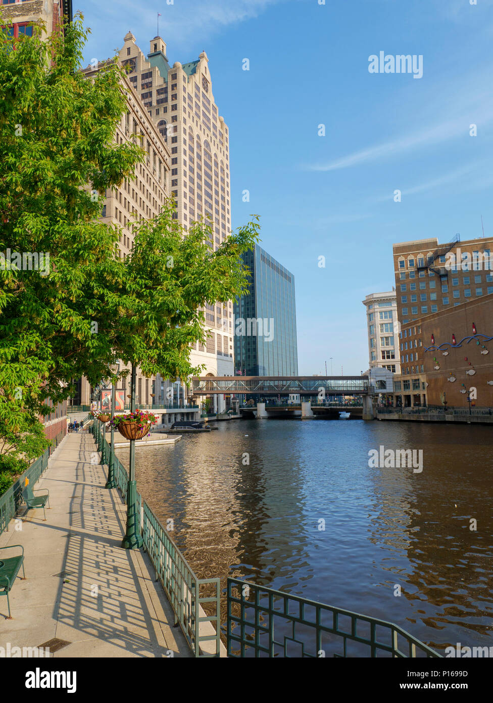 Riverwalk milwaukee hi-res stock photography and images - Alamy