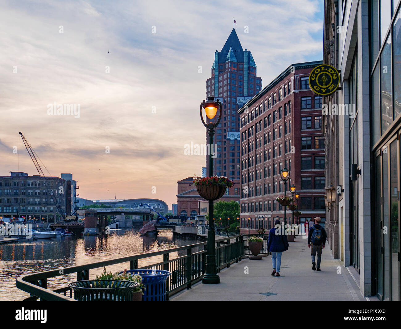 Milwaukee riverwalk hi-res stock photography and images - Alamy