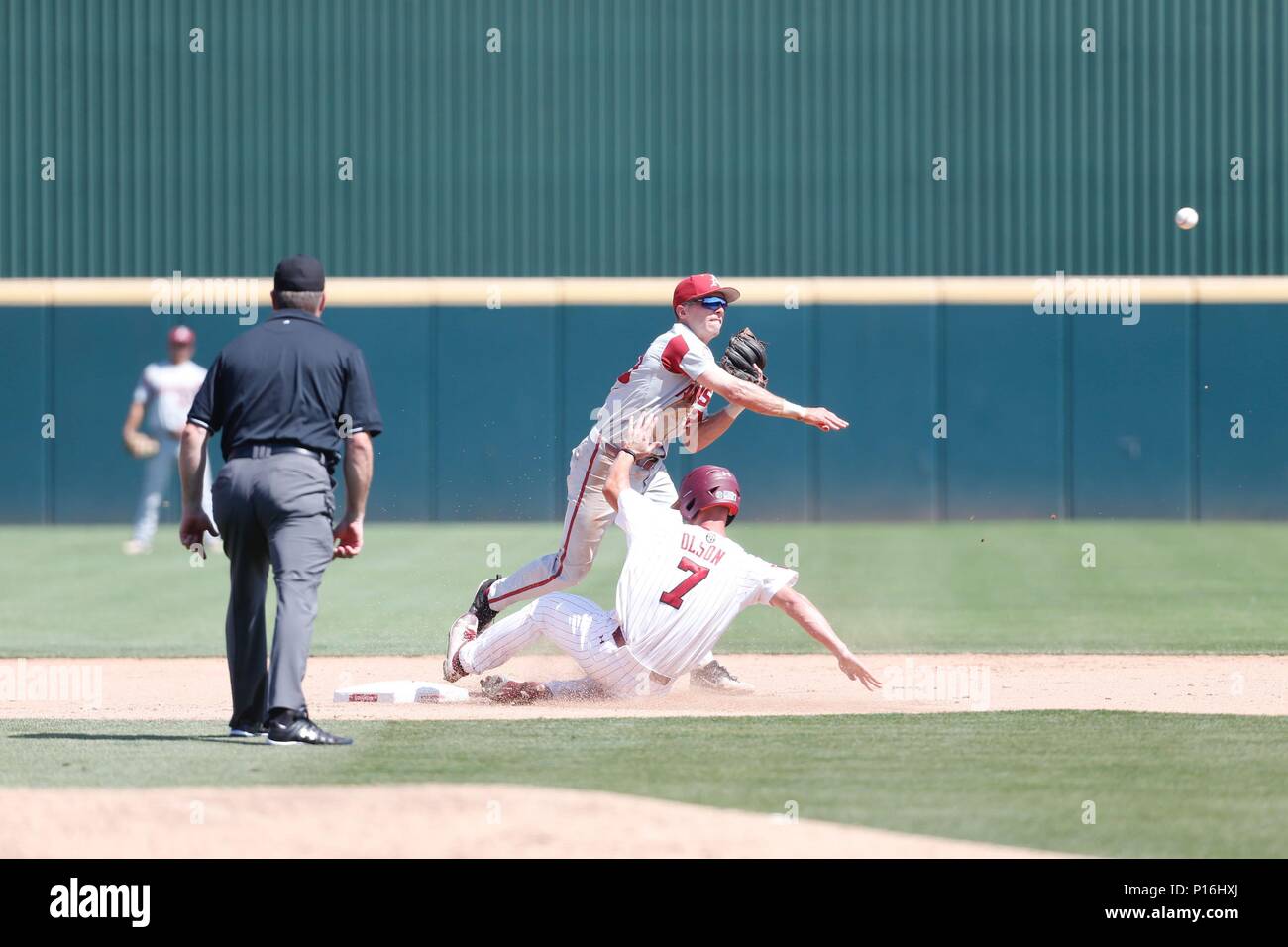 His Feet. 10th June, 2018. Arkansas second baseman Carson Shaddy #20 ...