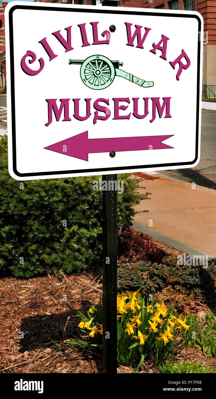 Civil War Museum sign with arrow Stock Photo - Alamy
