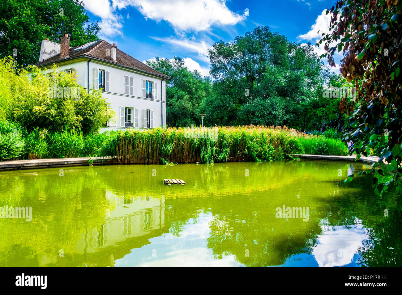 Bercy garden hi-res stock photography and images - Alamy