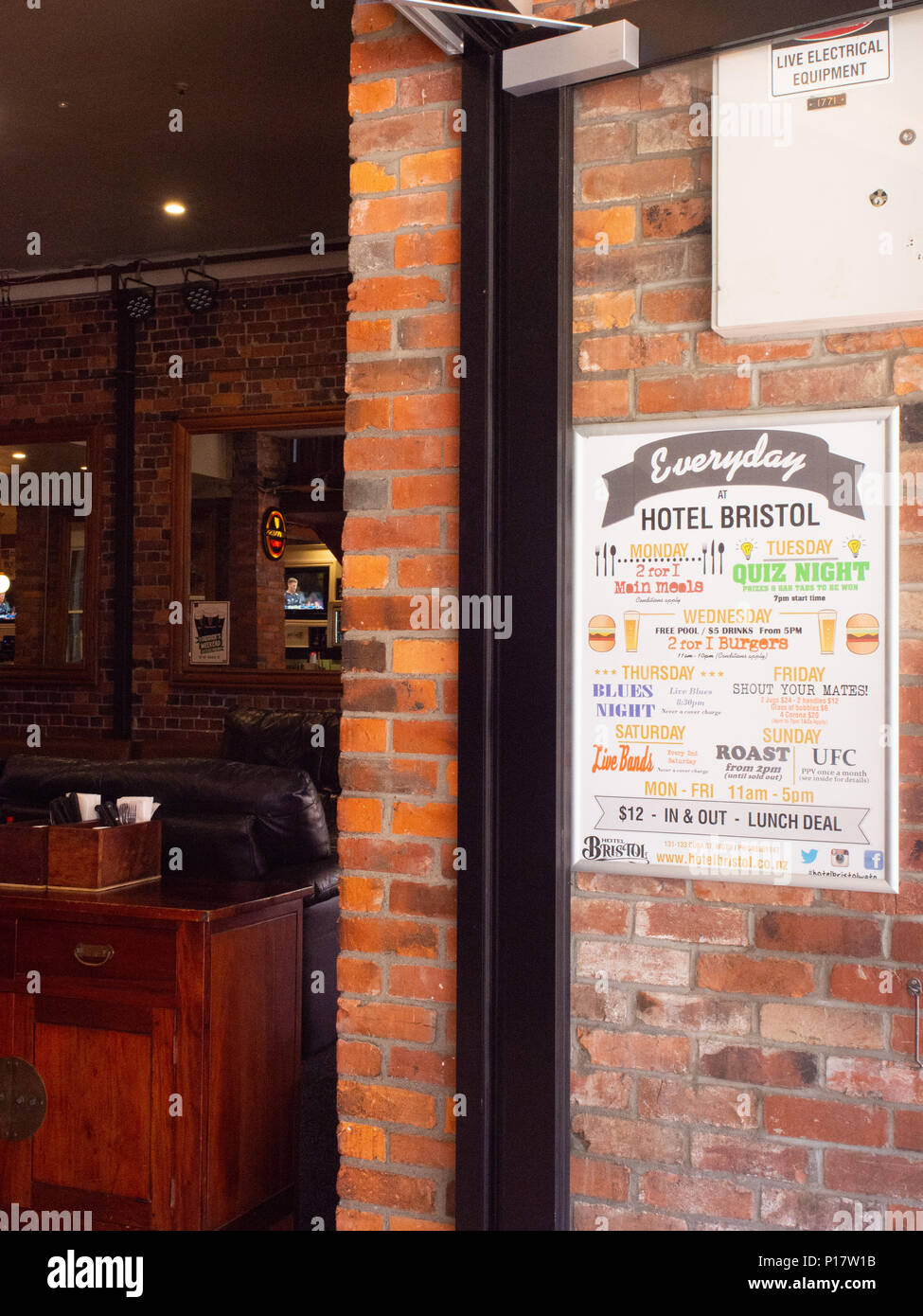 Wellington hotel hi-res stock photography and images - Alamy