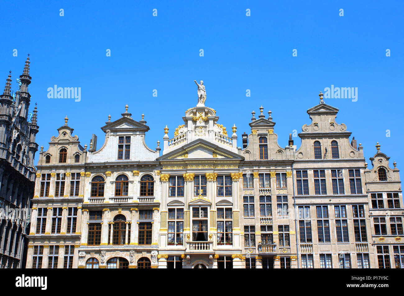 Medieval houses on Grand place in Brussels, Belgium. UNESCO world ...