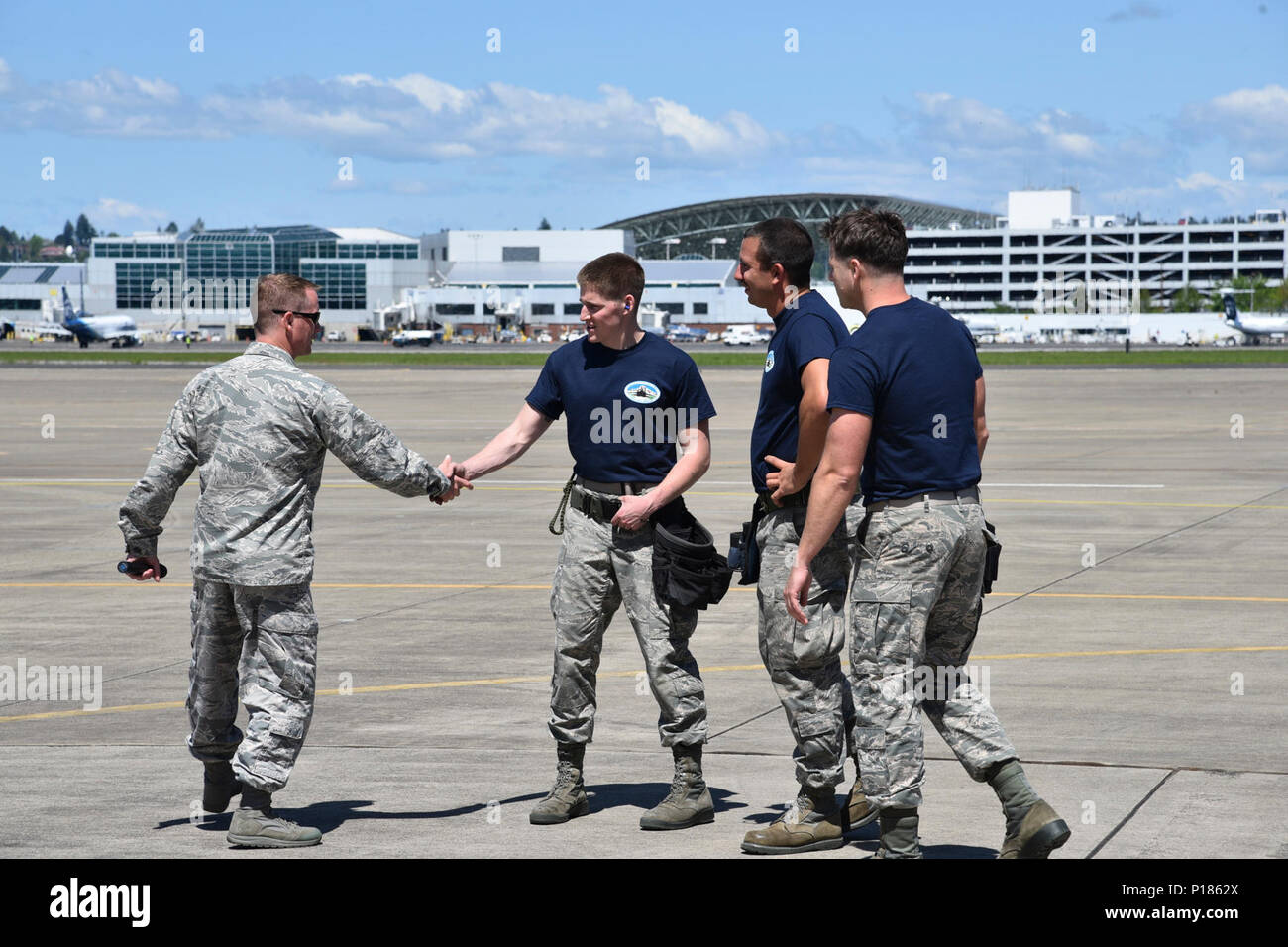 142nd aircraft maintenance squadron hi-res stock photography and images ...