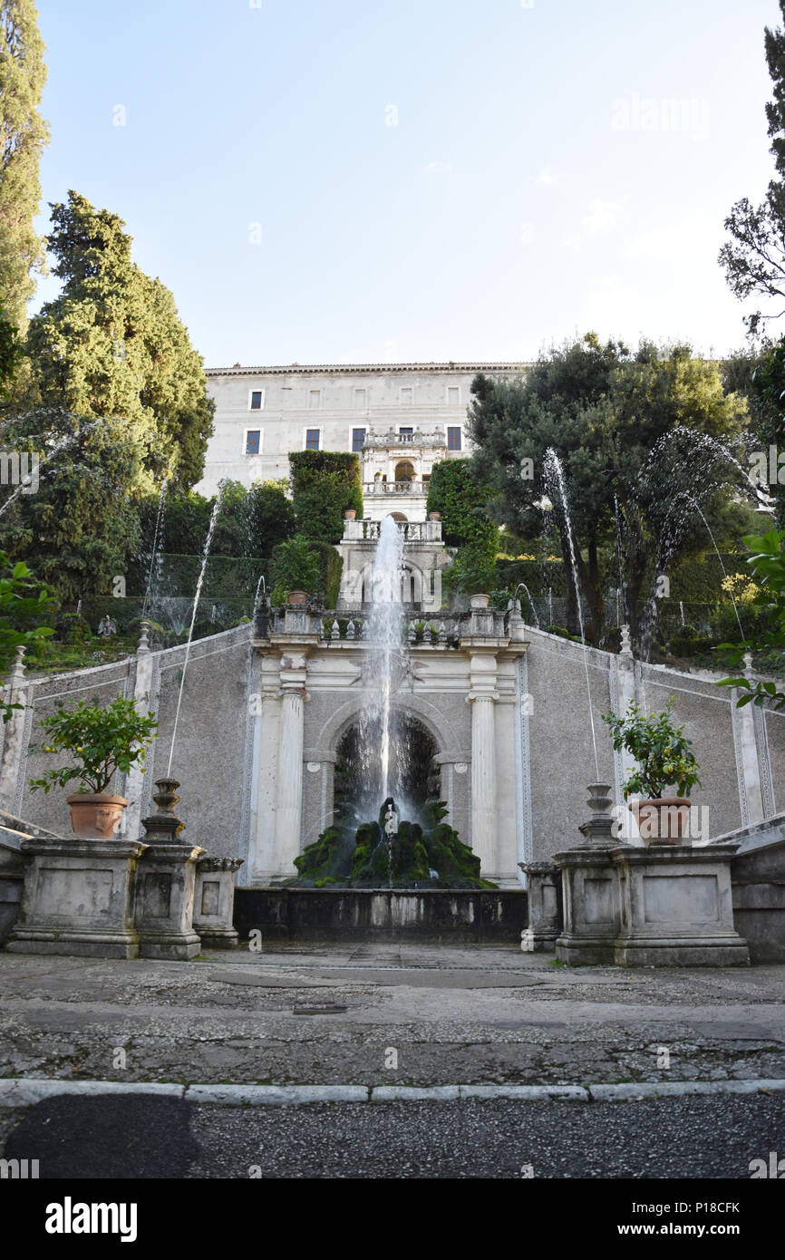Fountain of dragons hi-res stock photography and images - Alamy