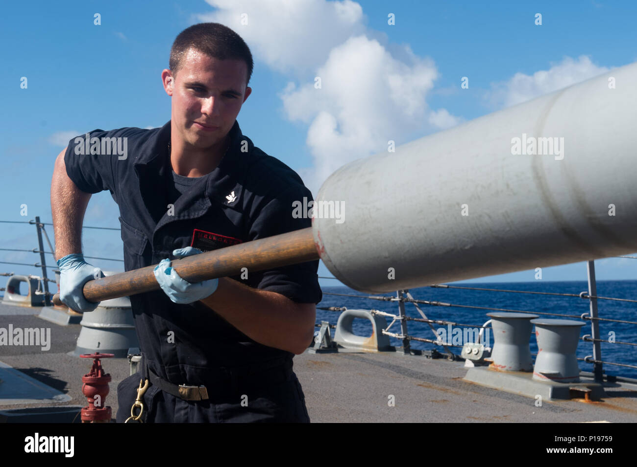 161003-N-NT265-314 PHILIPPINE SEA (Oct. 3, 2016) Petty Officer 3rd ...