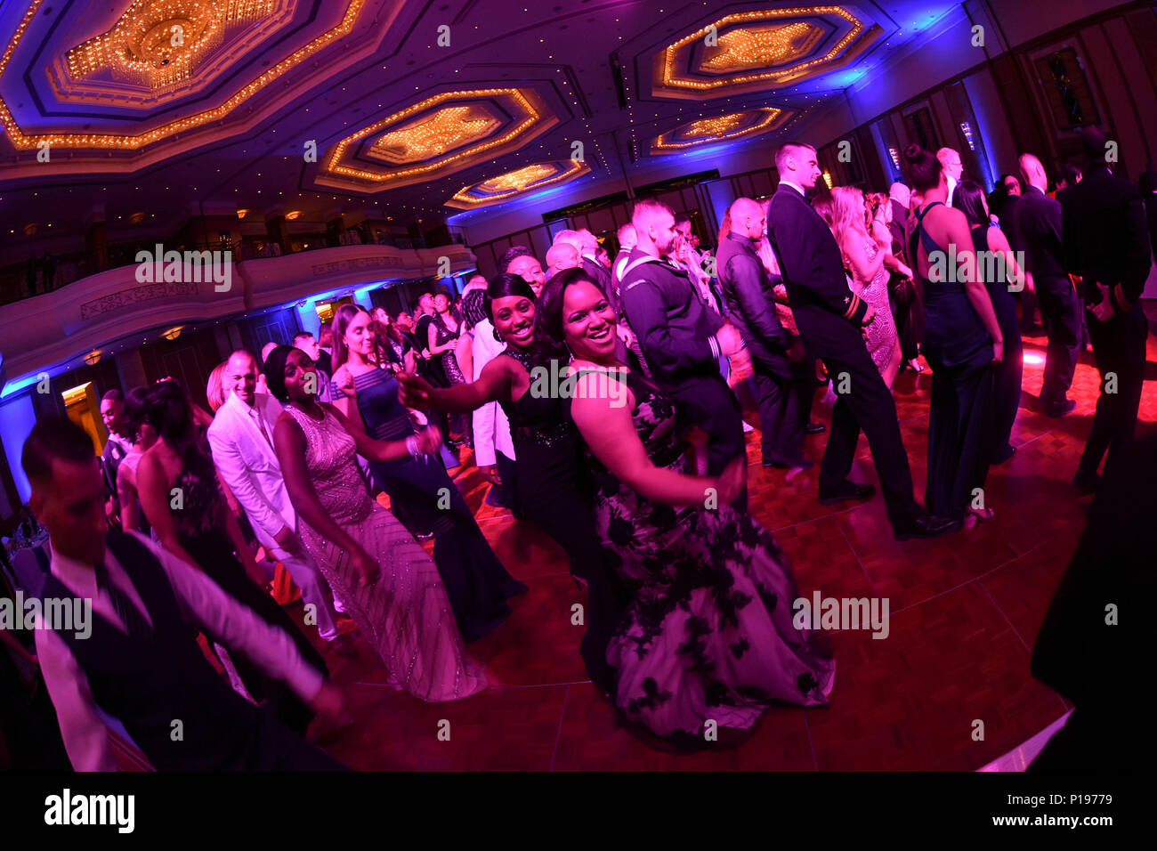 Bahrain dance hi-res stock photography and images - Alamy