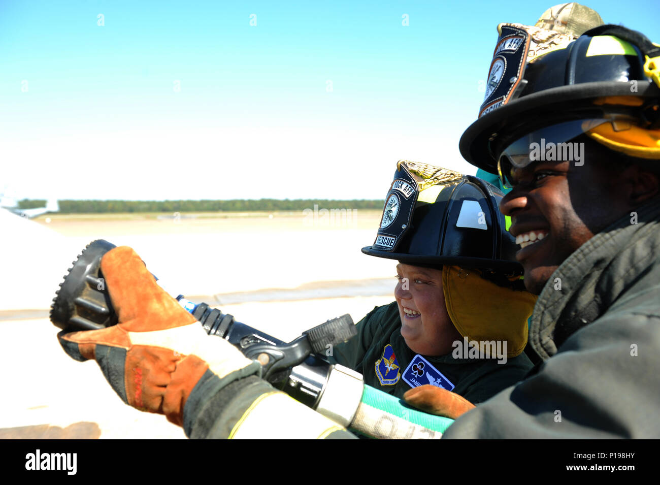 (From right) U.S. Air Force Senior Airman Marcus Scriven, 19th Mission ...