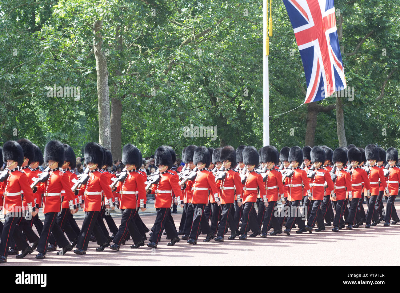 Coldstream guards oldest regiment in hi-res stock photography and ...
