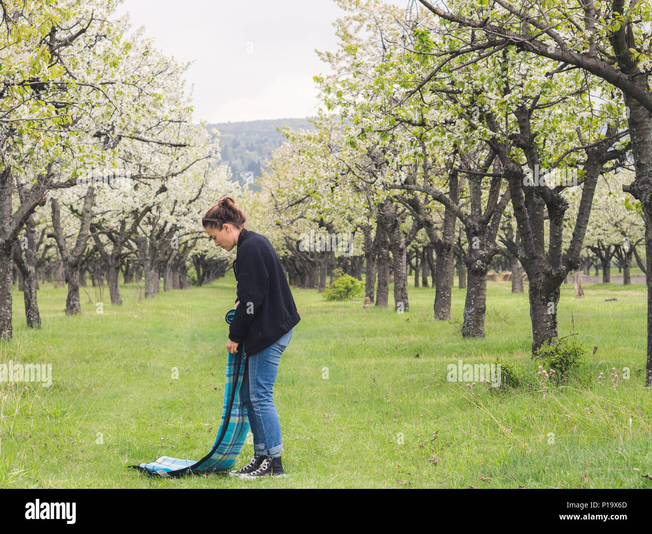 Folding hi-res stock photography and images - Alamy