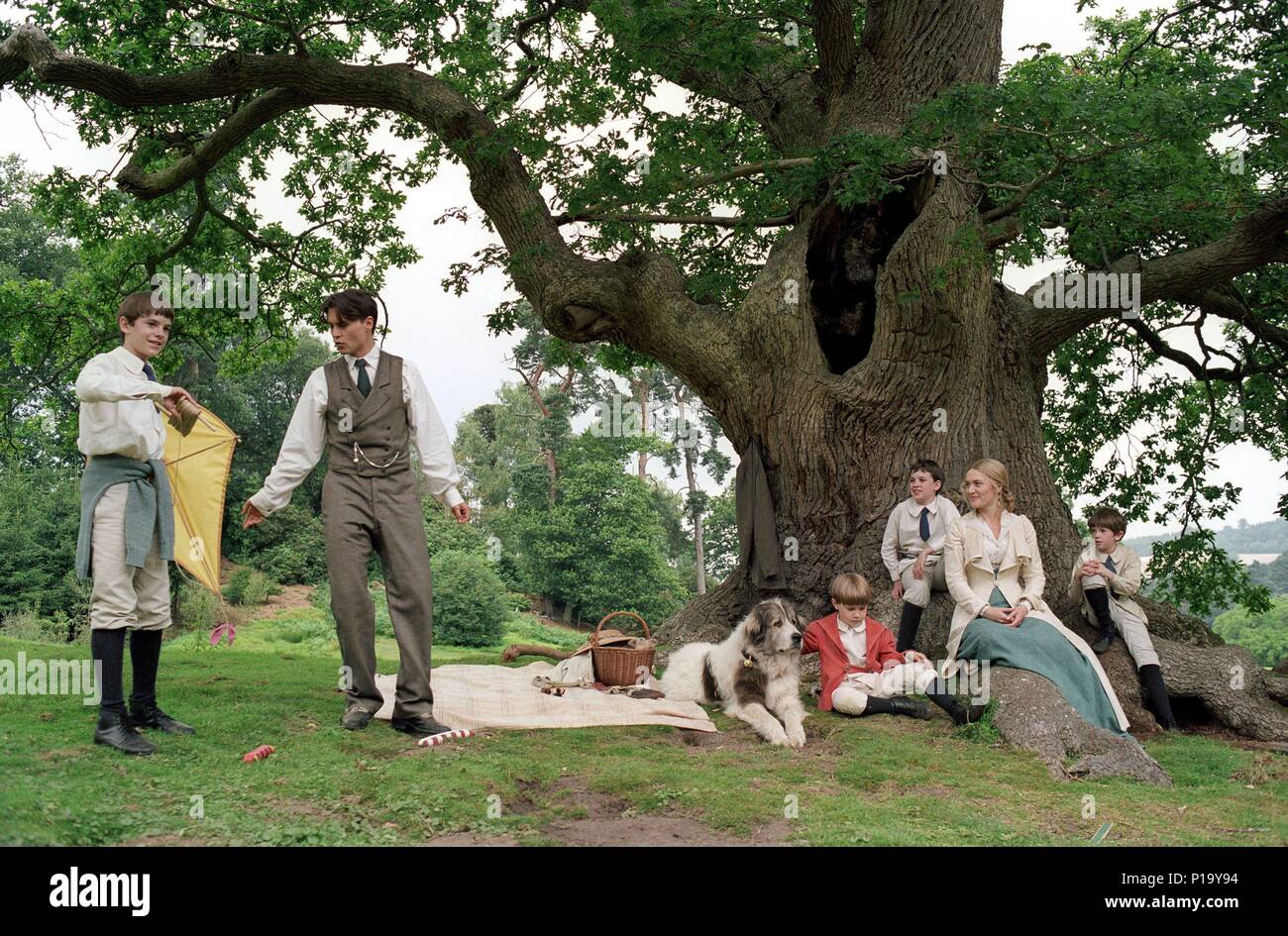 Johnny depp finding neverland 2004 hi-res stock photography and images ...