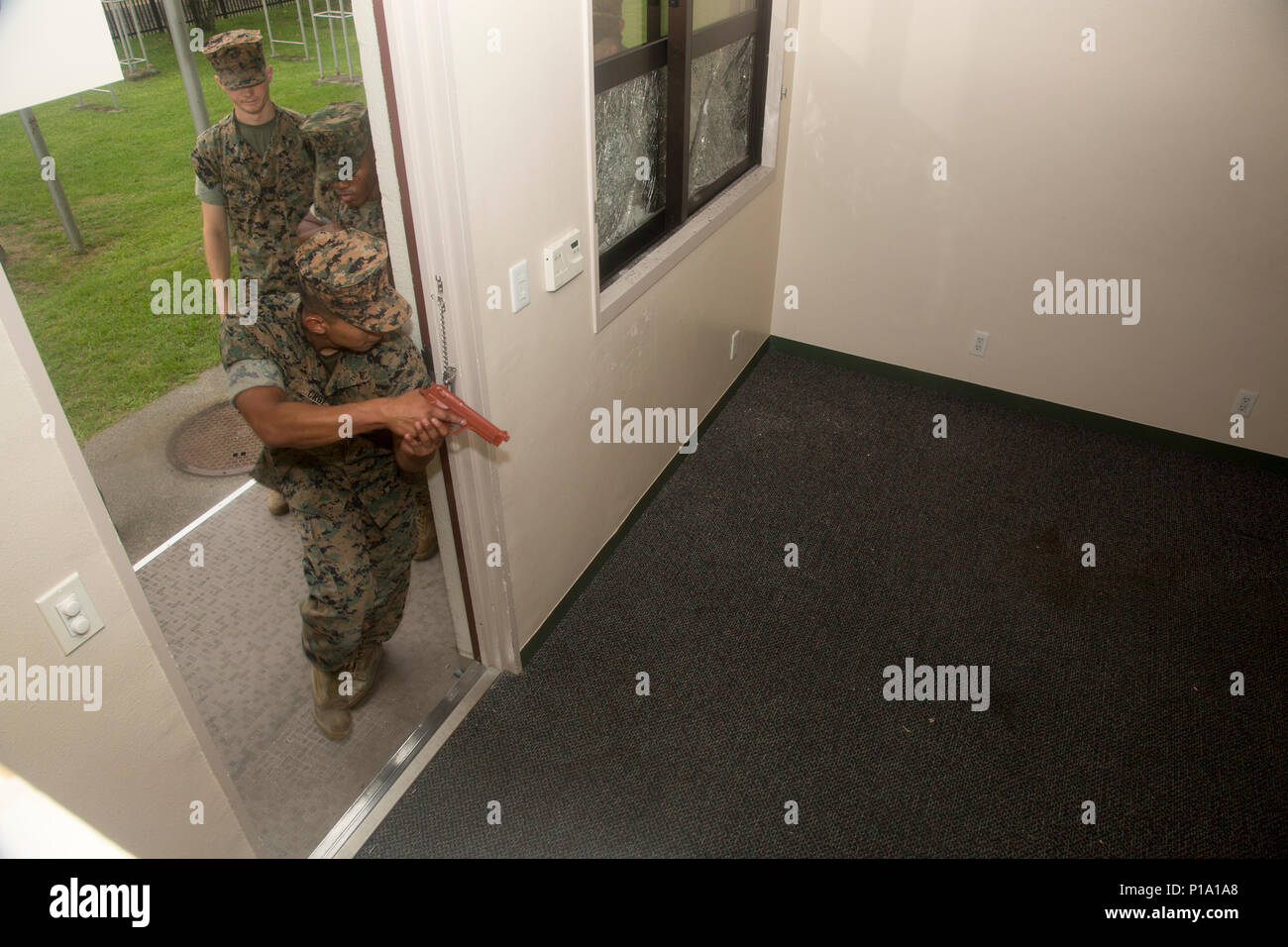 Srt breaching building hi-res stock photography and images - Alamy