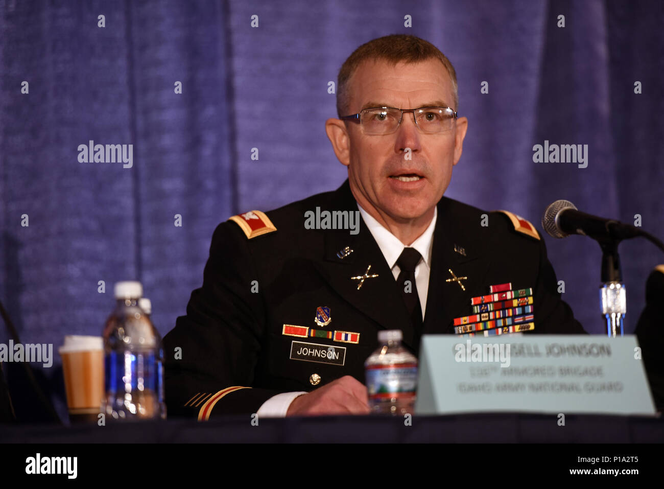 Col russell johnson hi-res stock photography and images - Alamy