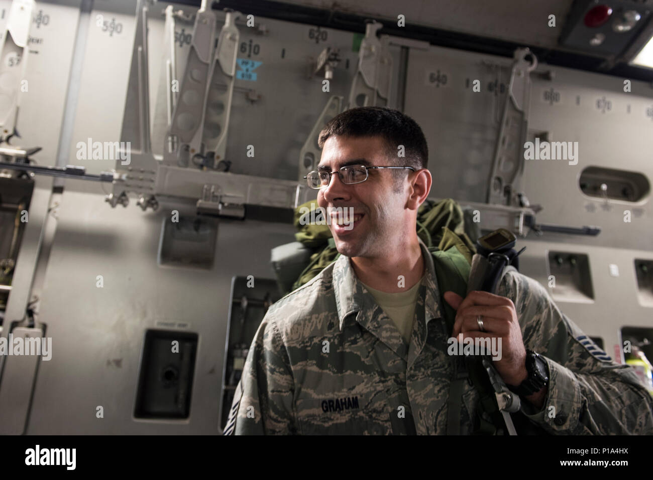 305 aerial port squadron hi-res stock photography and images - Alamy