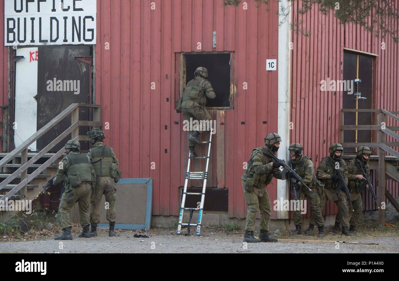 HELSINKI, Finland (Oct. 6, 2016) Finnish Defence Force soldiers conduct ...