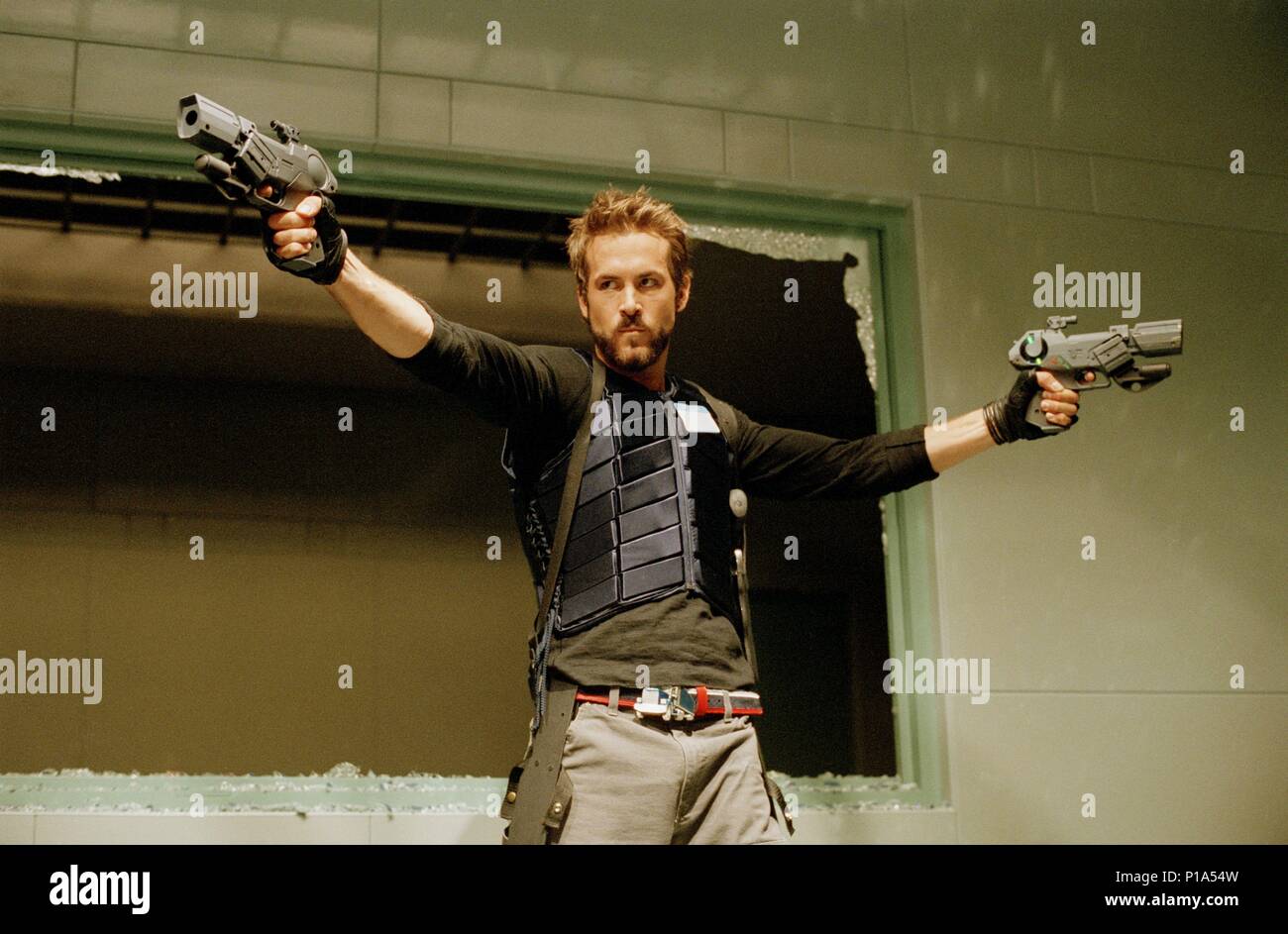 Ryan reynolds blade hi-res stock photography and images - Alamy