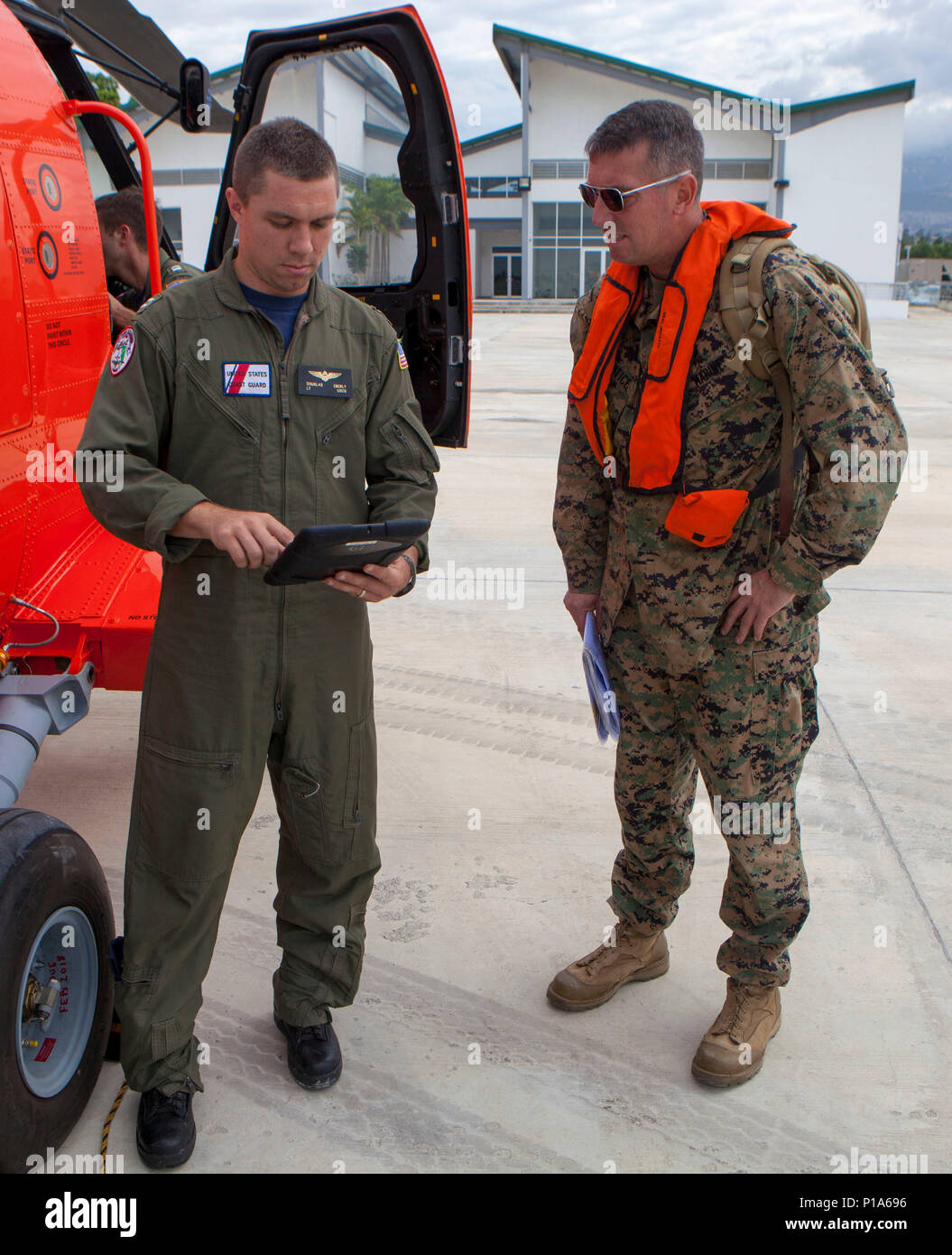 Sikorsky mh 60t jayhawk hi-res stock photography and images - Alamy