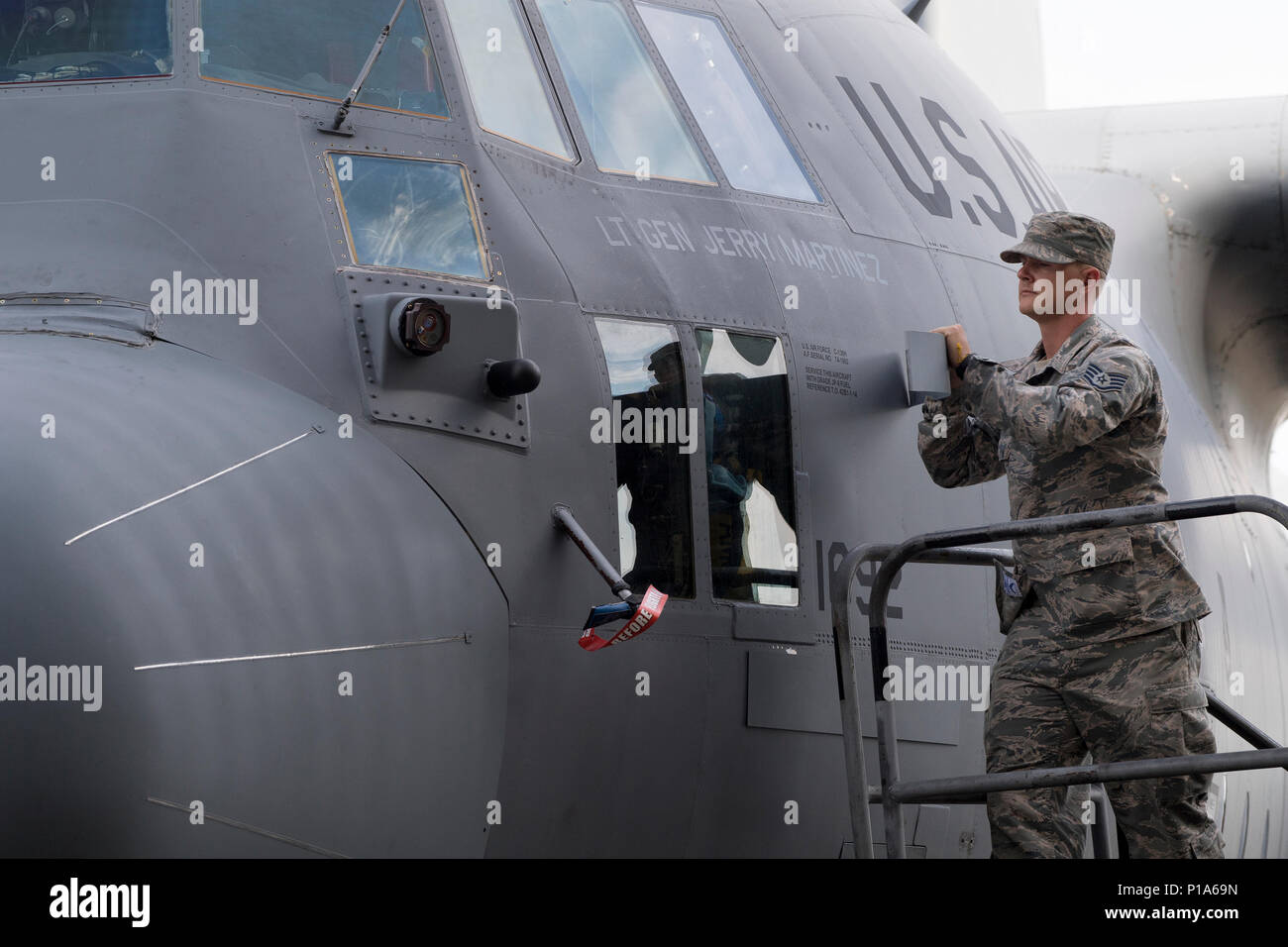 Staff Sgt. Kenneth Sutton, 374th Aircraft Maintenance Squadron crew ...