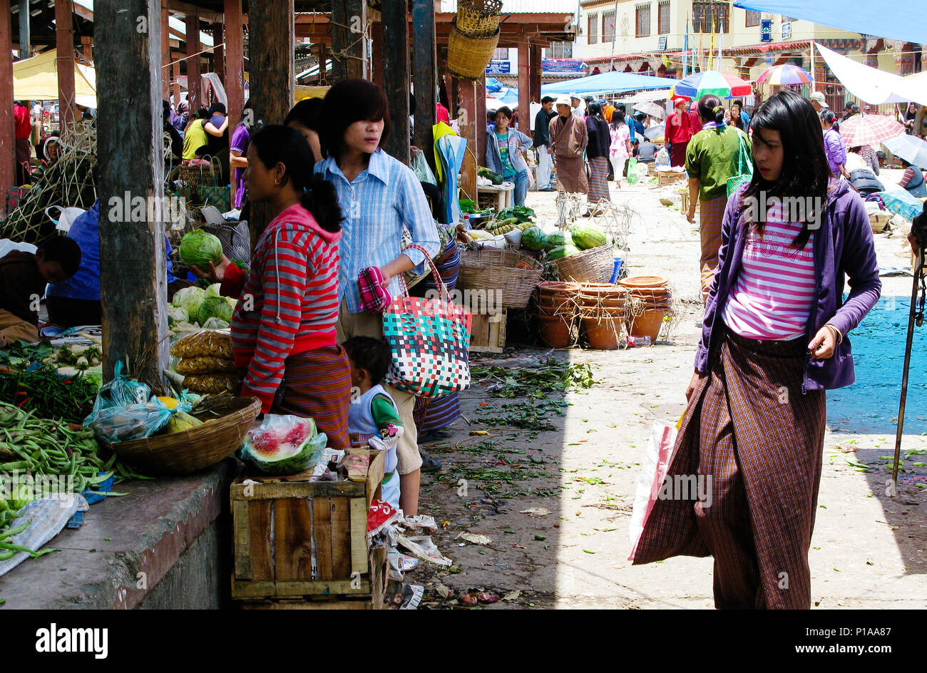 Bhutanese woman at the market 25 - 05-2011 Paro, Bhutan Stock Photo - Alamy