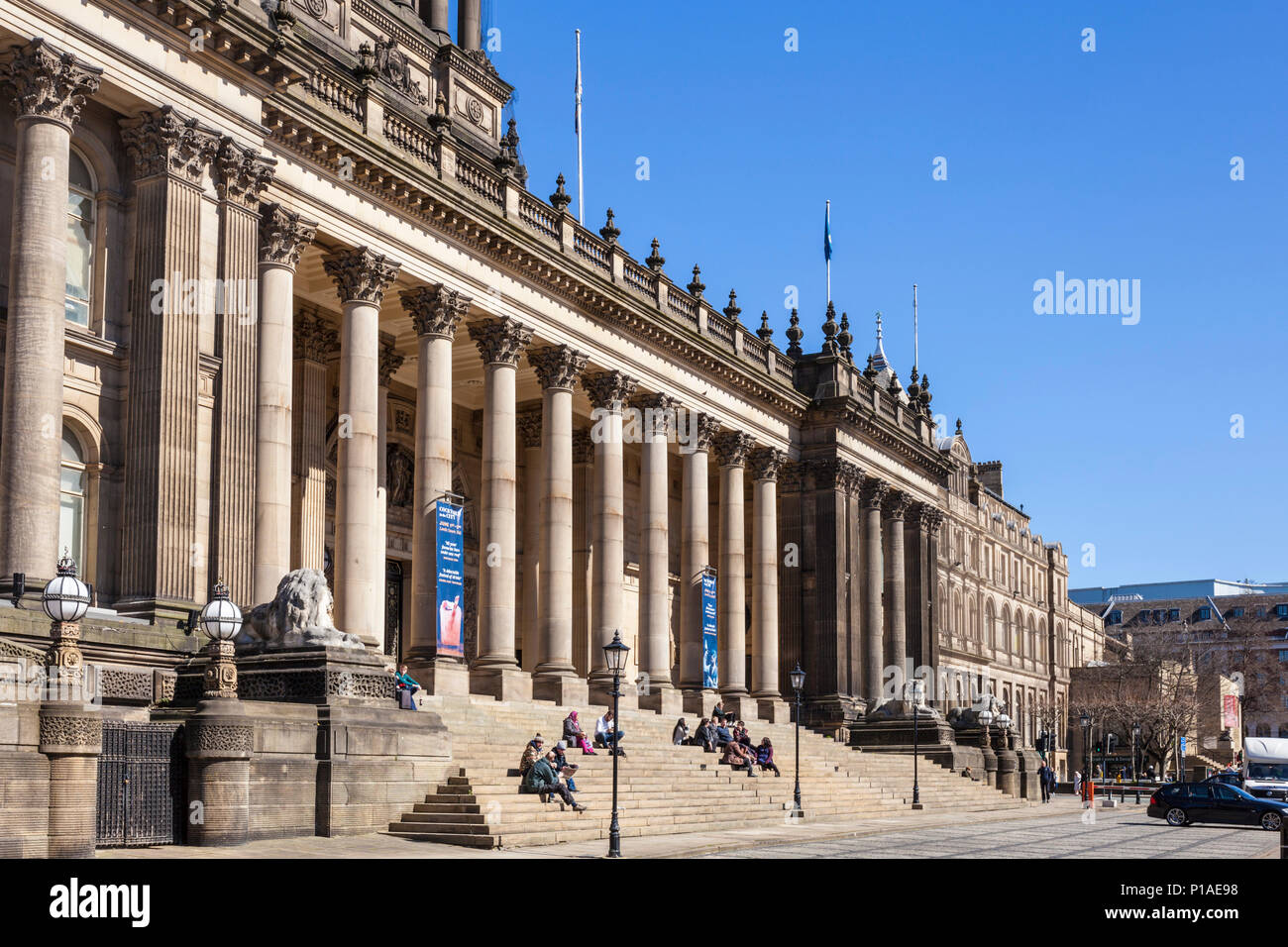 Leeds town hall hi-res stock photography and images - Alamy