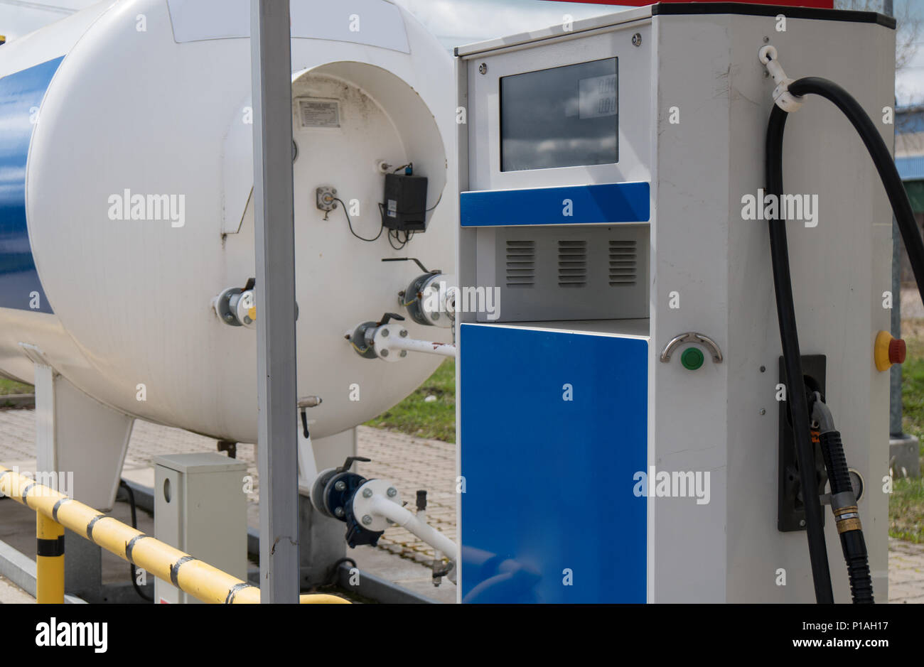 Lpg gas station hi-res stock photography and images - Alamy