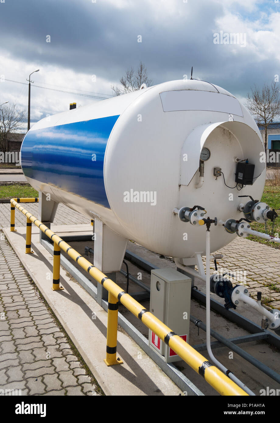 Lpg gas station hi-res stock photography and images - Alamy