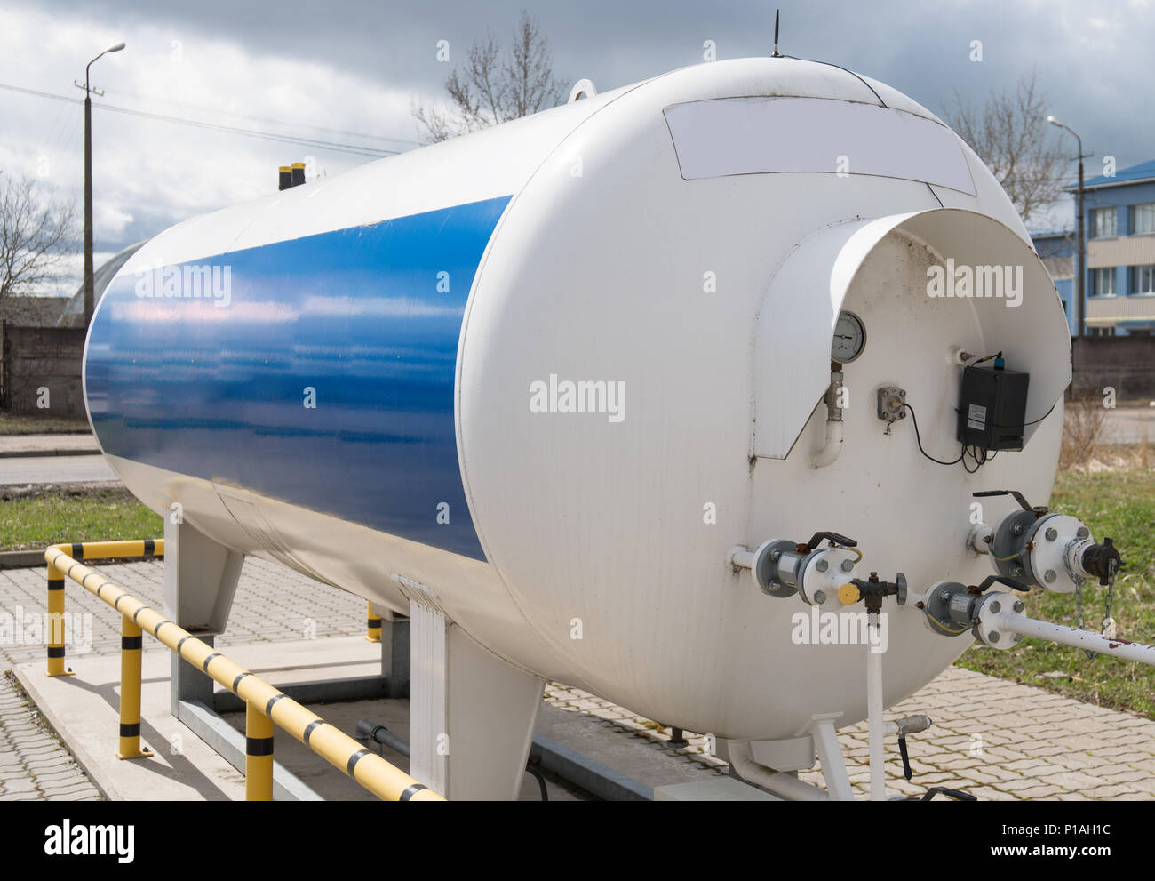 Lpg gas station hi-res stock photography and images - Alamy