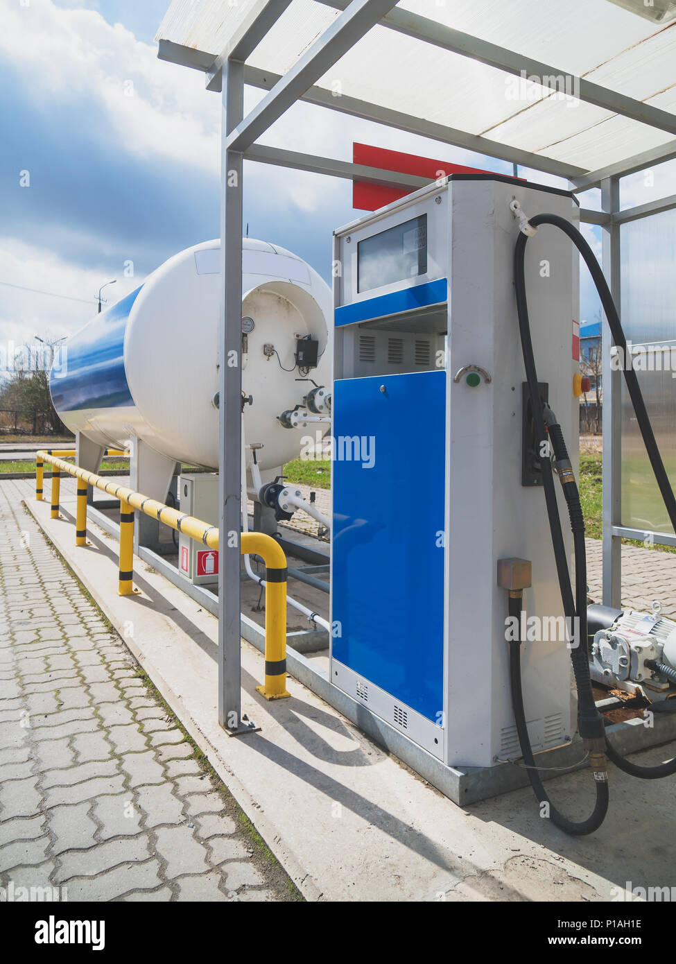 Liquefied Petroleum Gas Tank Stock Photos & Liquefied Petroleum Gas ...