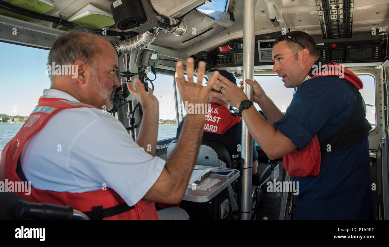 Post hurricane assessment hi-res stock photography and images - Alamy
