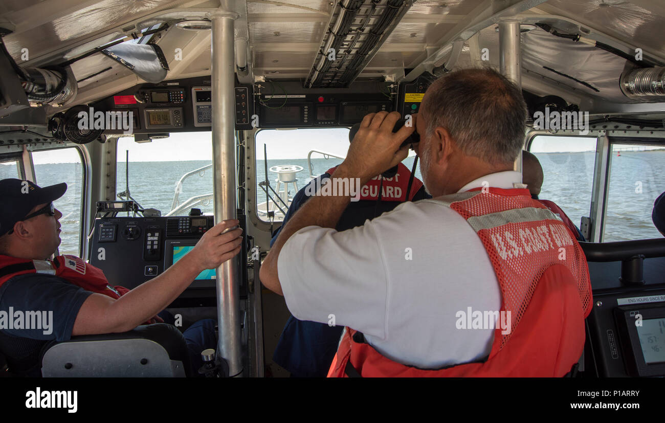 Post hurricane assessment hi-res stock photography and images - Alamy