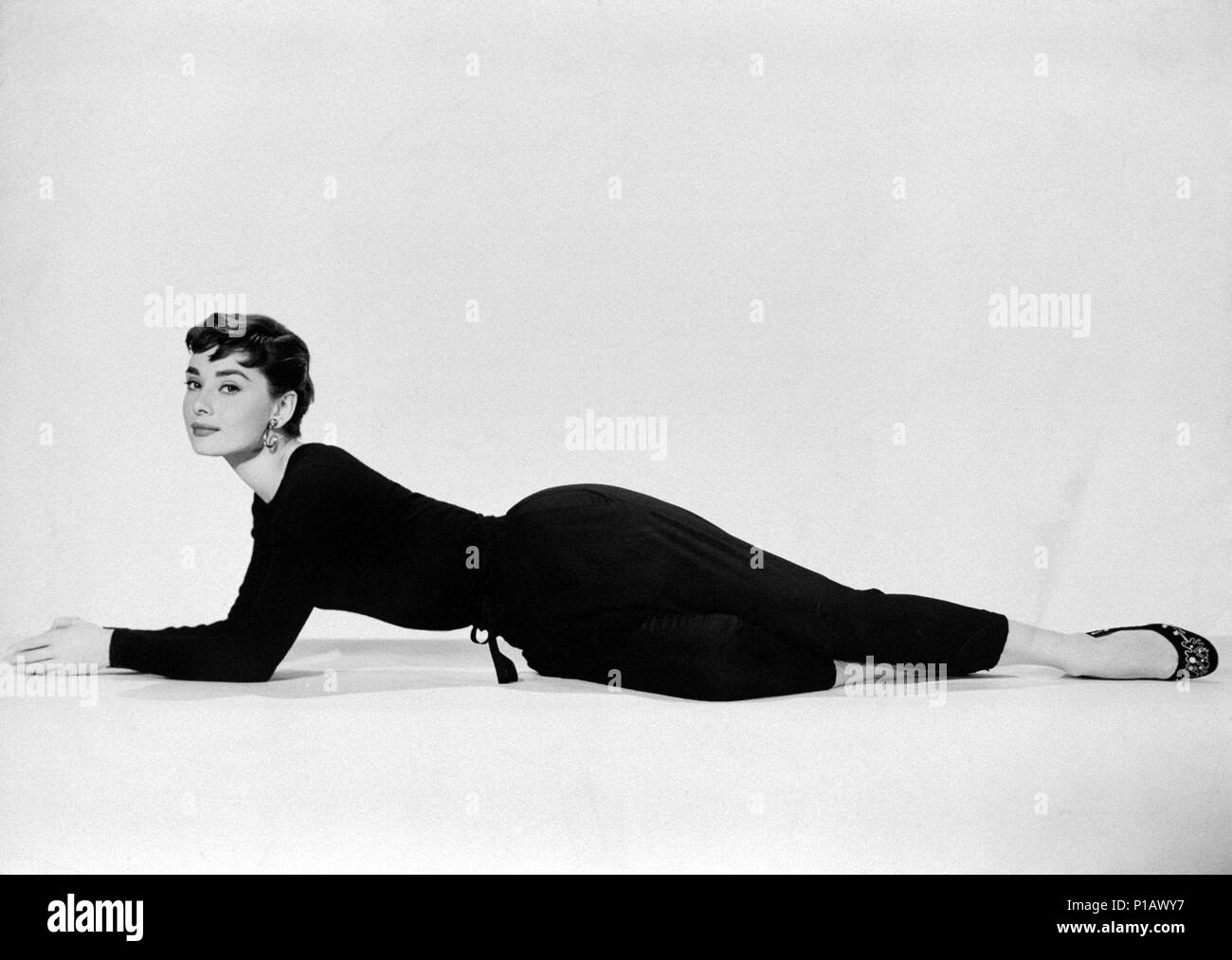 Audrey hepburn sabrina hi-res stock photography and images - Alamy