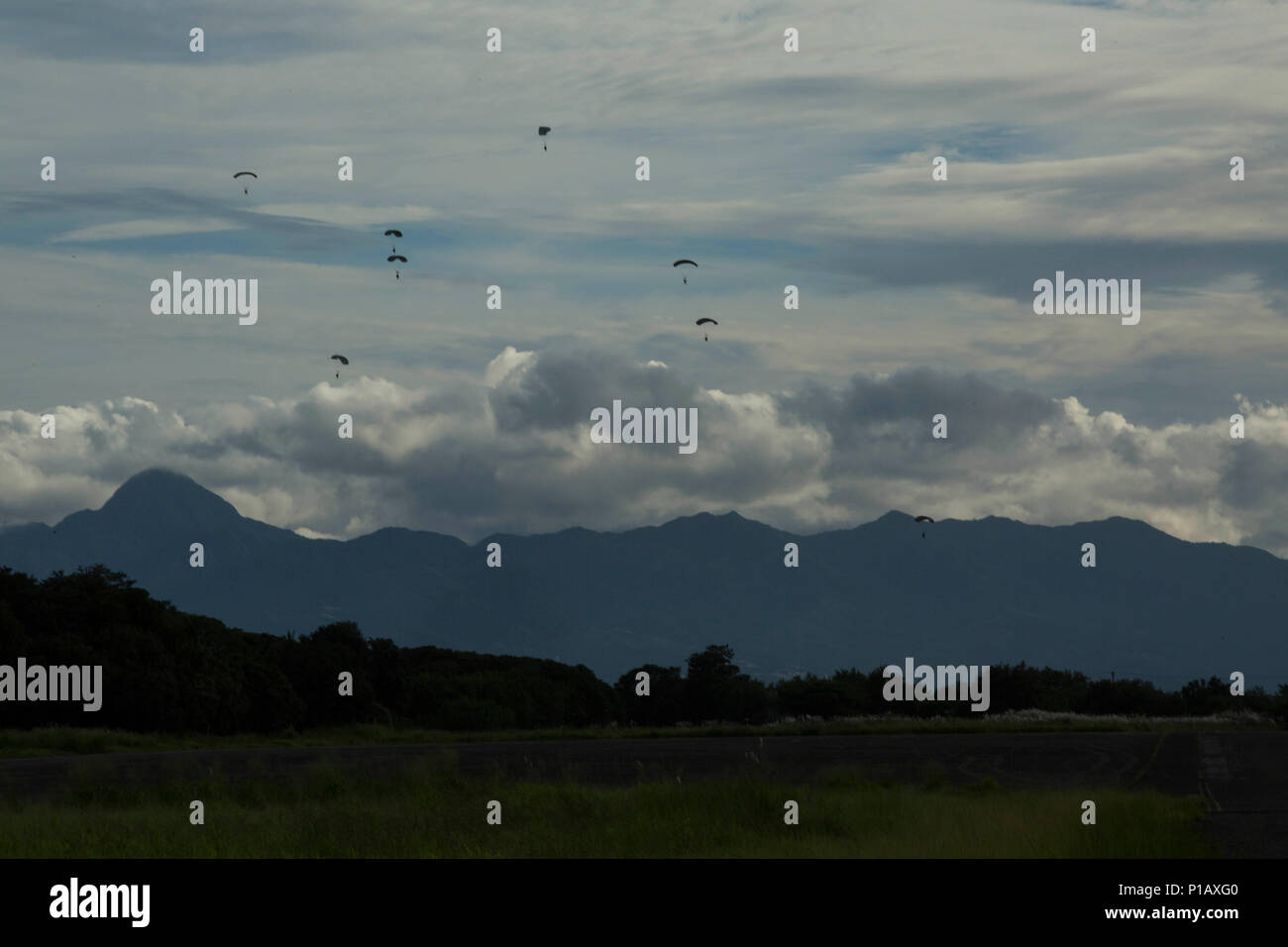U.S. and Philippine Marines conduct a low-level static line training ...