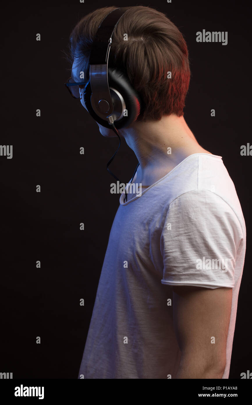 Back view headphones dj in hi-res stock photography and images - Alamy