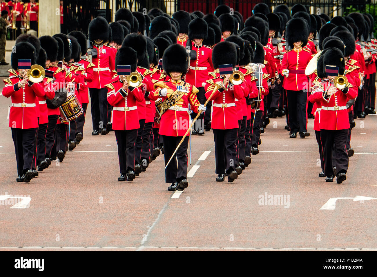 Royal welsh guards marching band hi-res stock photography and images ...