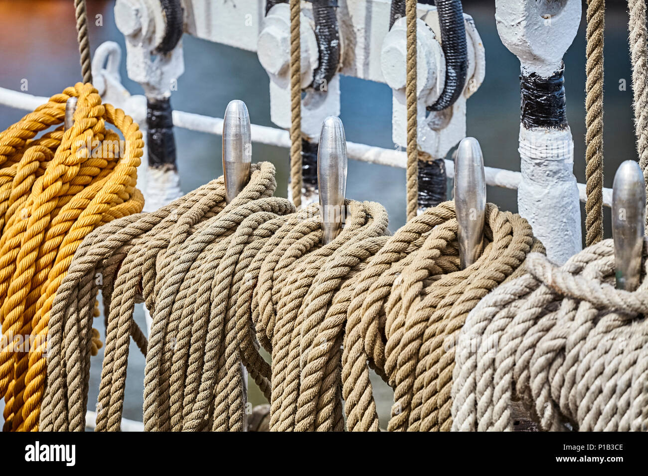 Belaying pin hi-res stock photography and images - Alamy