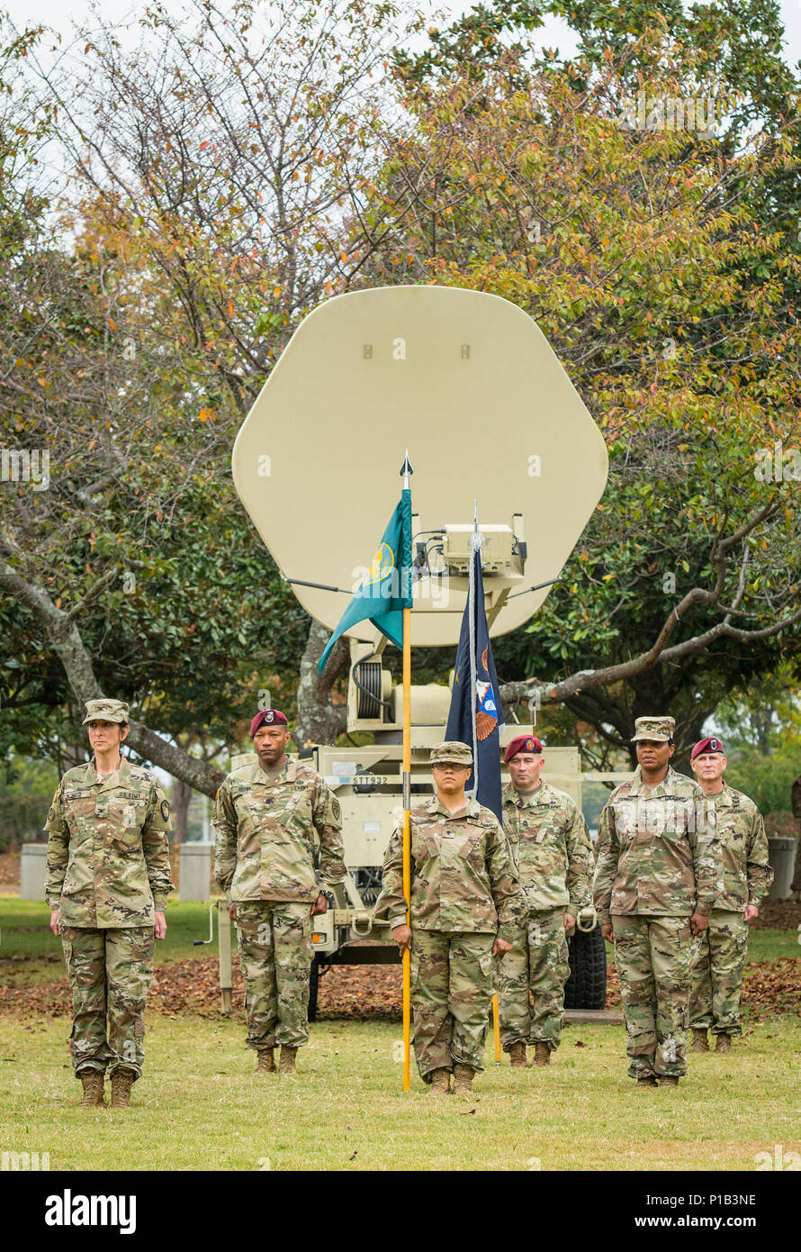 U.S. Army Reserve soldiers with the 335th Signal Command (Theater ...