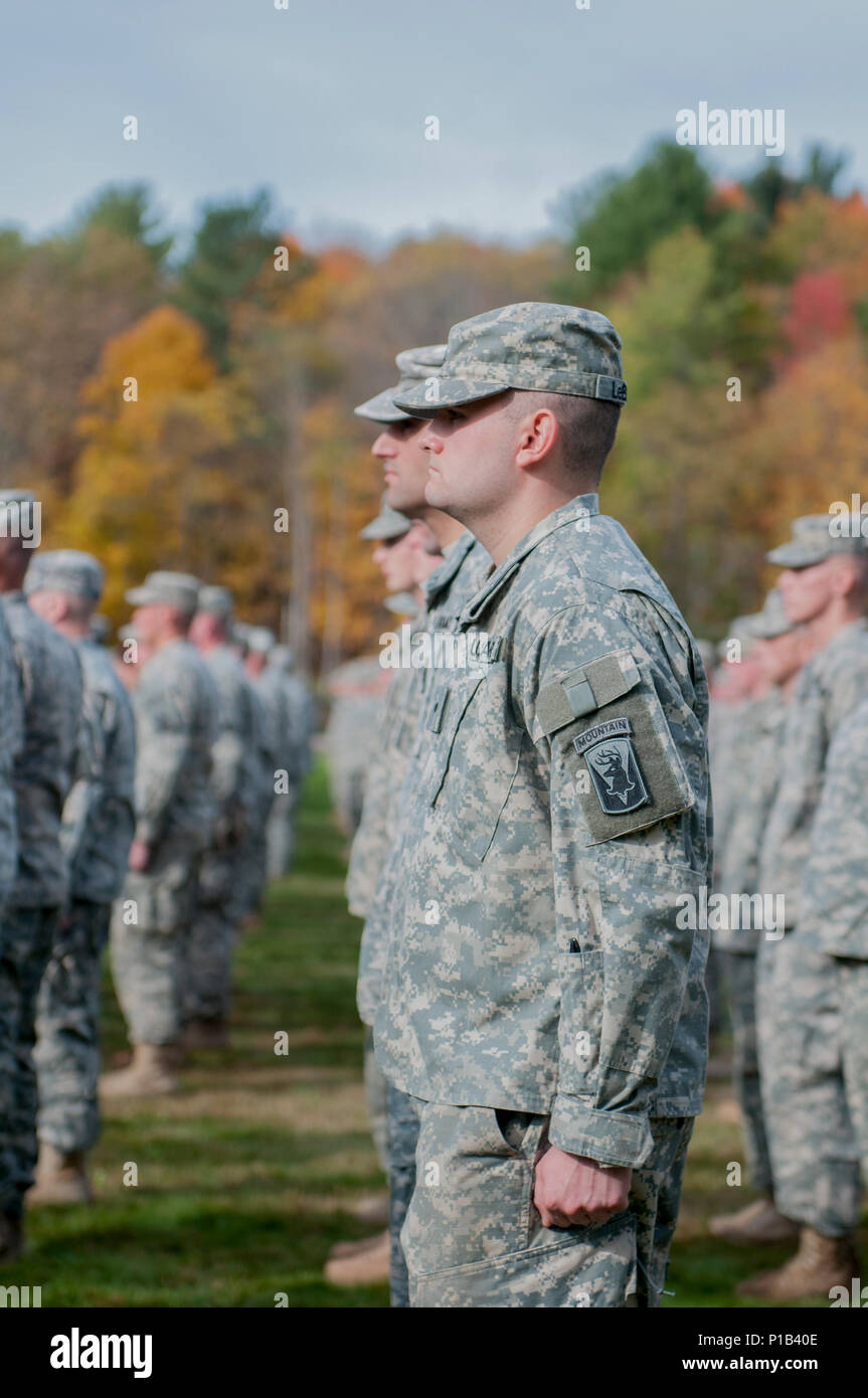U.S. Soldiers with the 86th Infantry Brigade Combat Team (Mountain ...