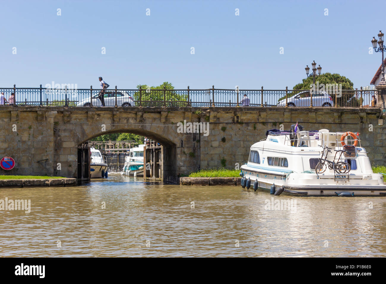 Lock gates hi-res stock photography and images - Alamy