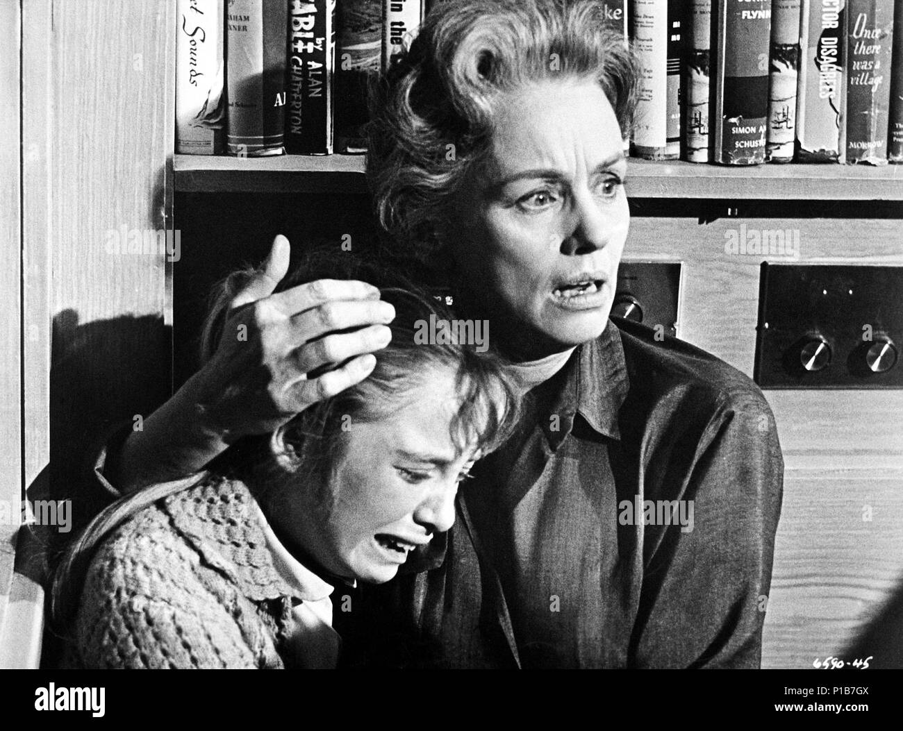 Alfred hitchcock the birds hi-res stock photography and images - Alamy