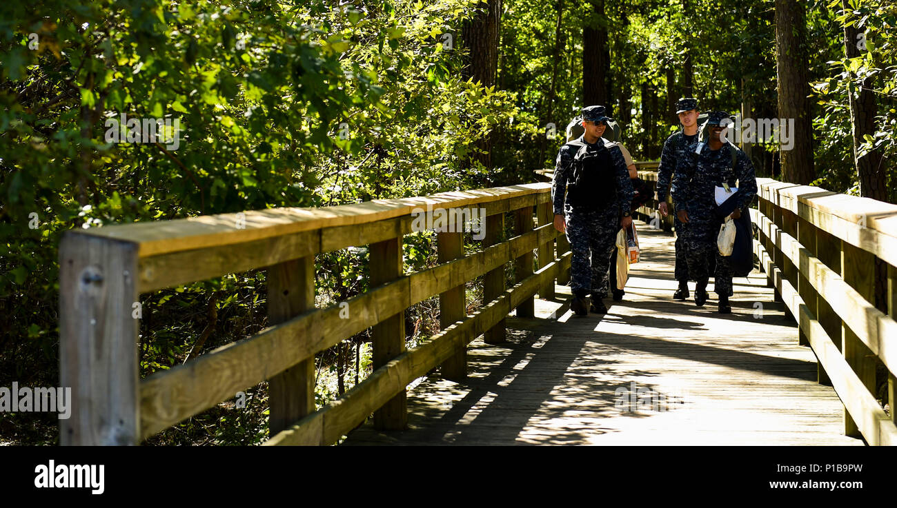 Navy nuclear power training command hi-res stock photography and images ...