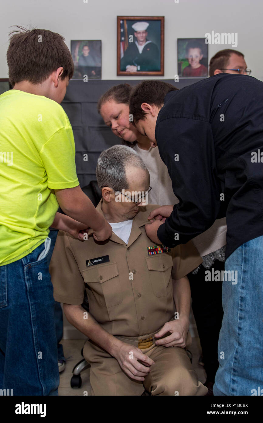 161009-N-WQ574-012 OAK HARBOR, Wash. (Oct. 9, 2016) - Petty Officer 1st ...
